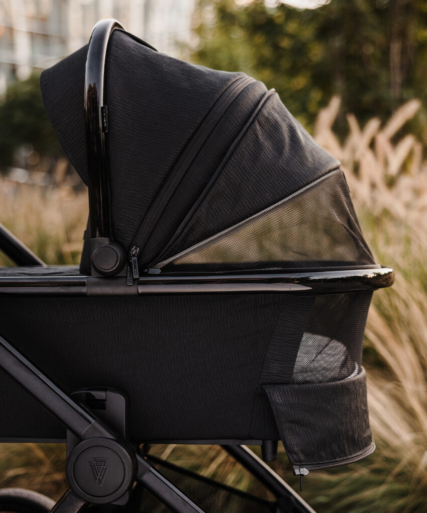 Tinum Edge SE Raven Pram - Venicci UK