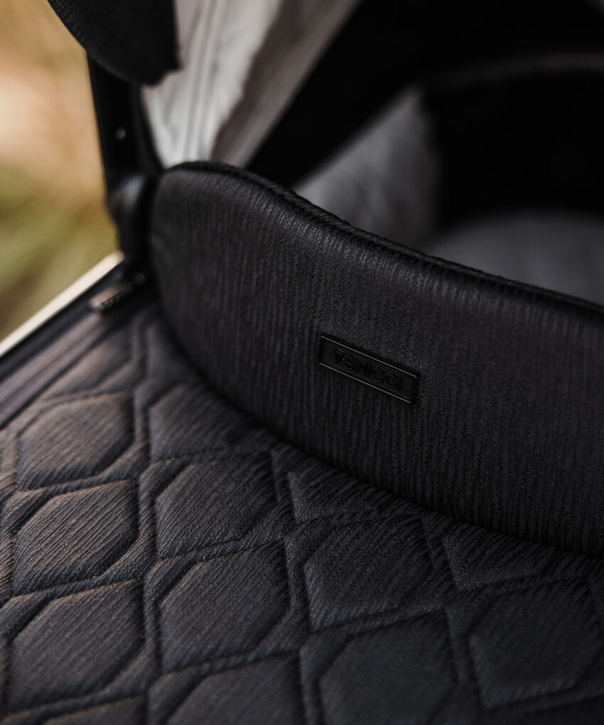 Tinum Edge SE Raven Pram - Venicci UK