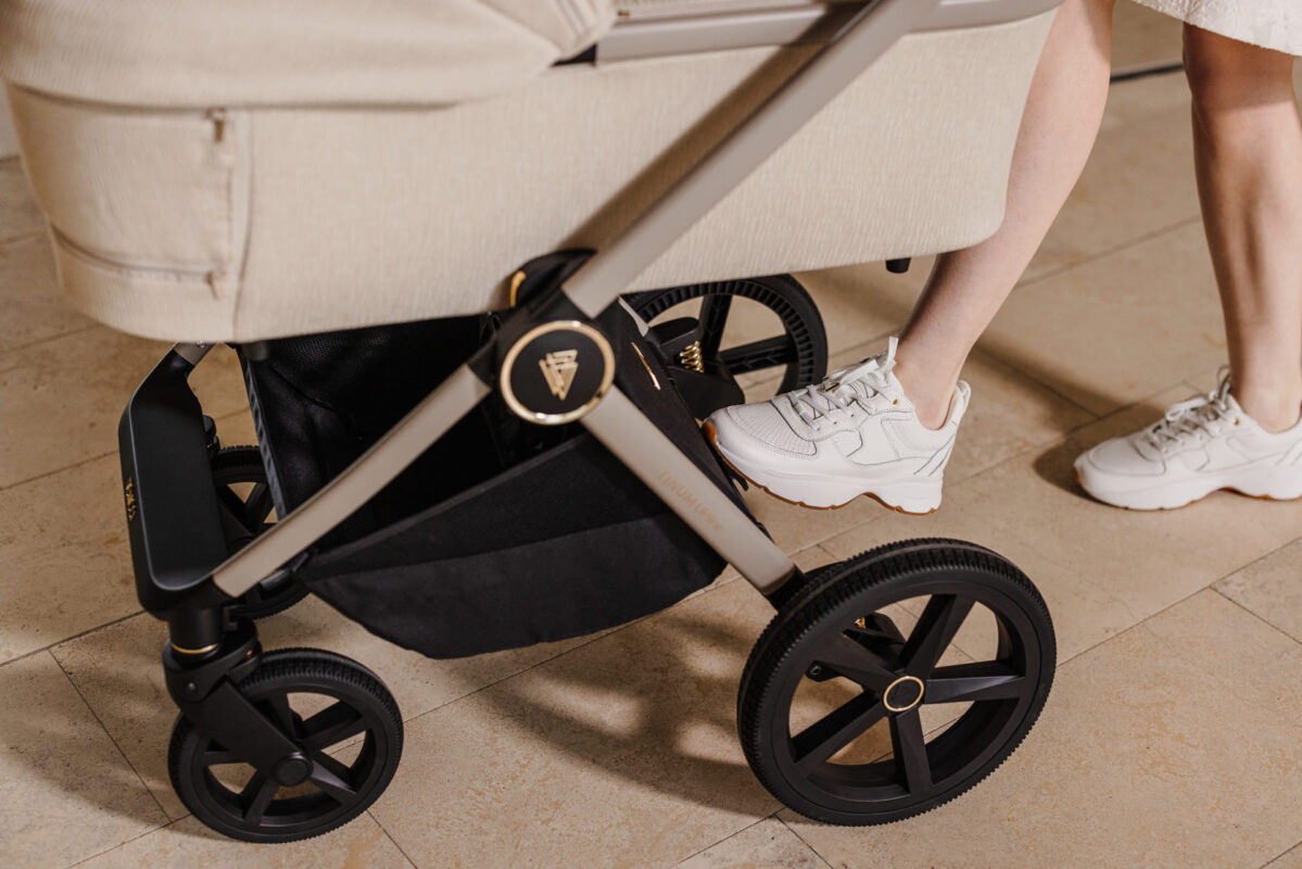 How to Clean a Pram: A Step-by-Step Guide for Parents - | VENICCI
