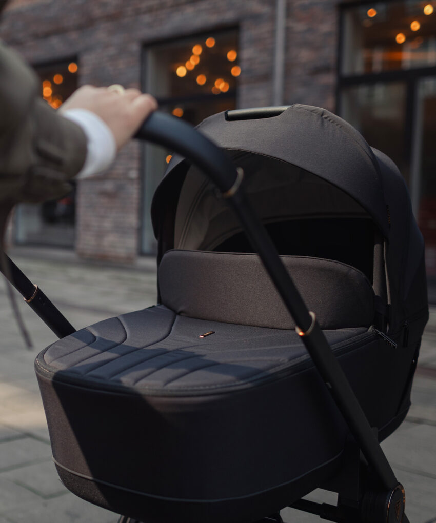 Claro Noir Pram - Venicci UK